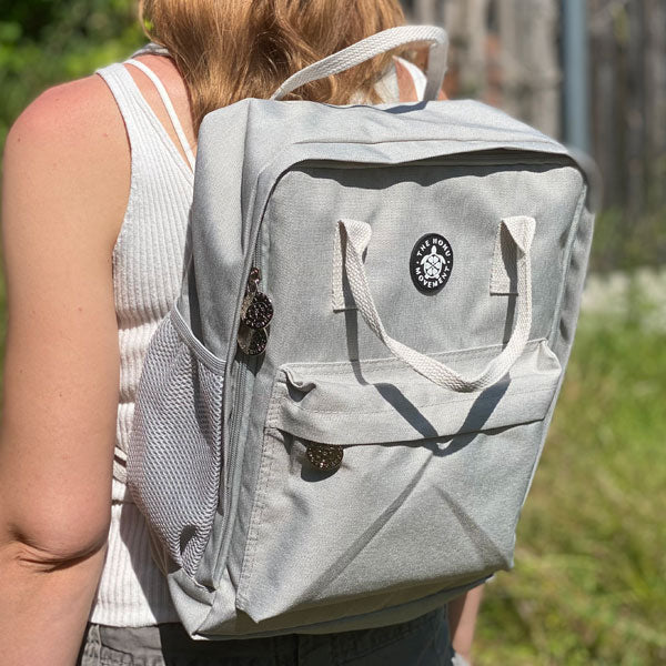 Honu Backpack aus Ozeanplastik - Grau – The Honu Movement